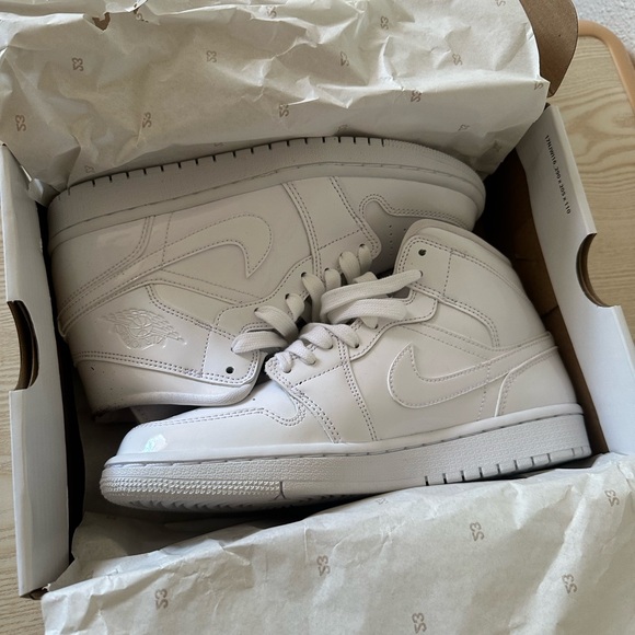Nike | Shoes | Nike Mens White Hightop Sneakers | Poshmark